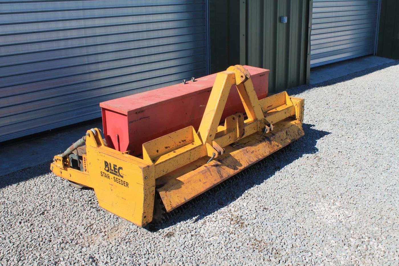 Blec Star Seeder for Sale | Fineturf