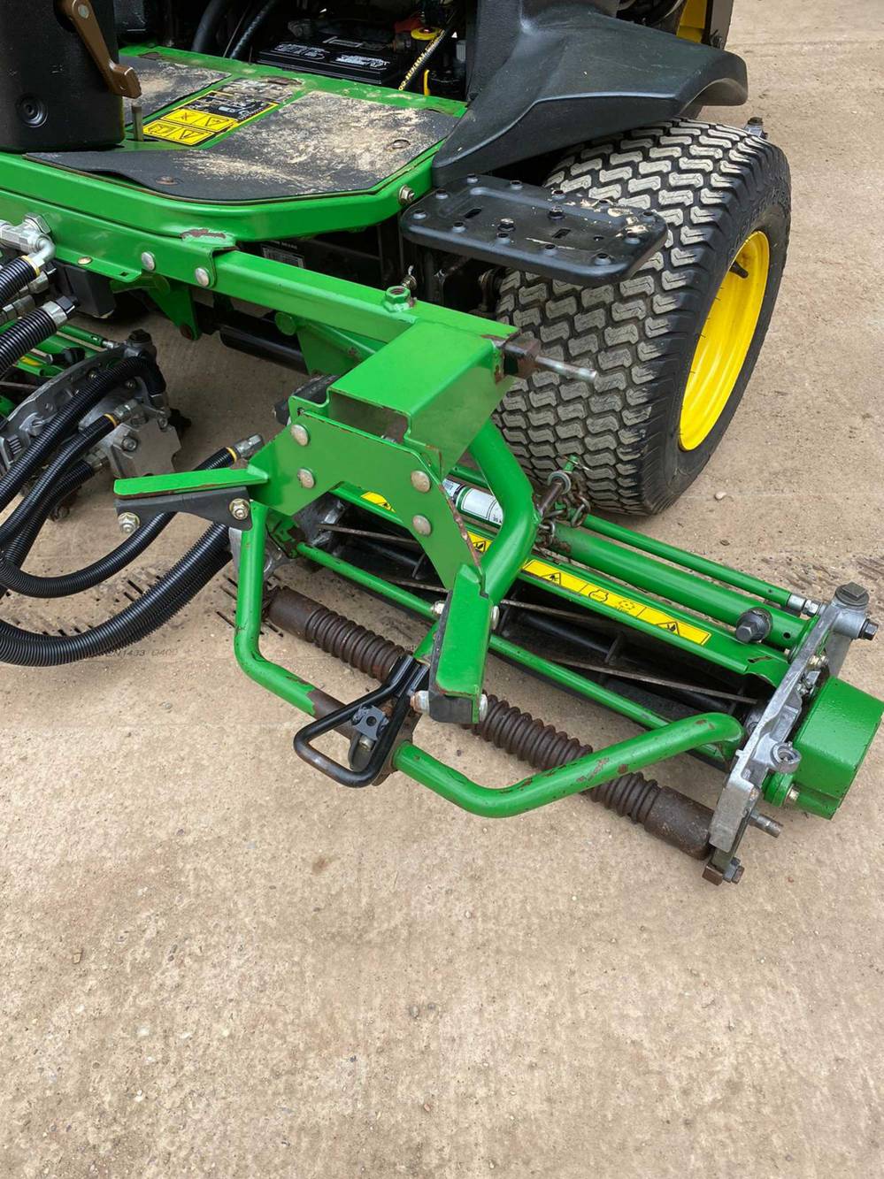 John Deere 2500B Cylinder Mower for Sale | Fineturf