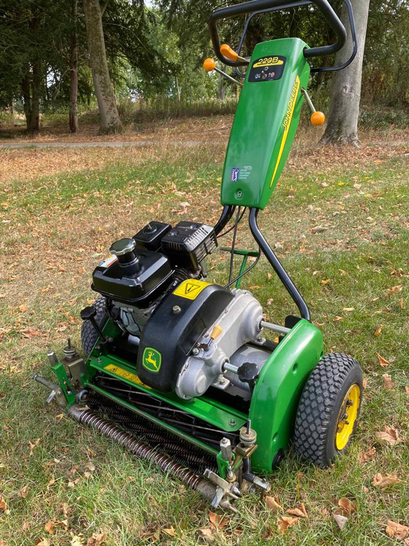 John Deere 220B | For Sale