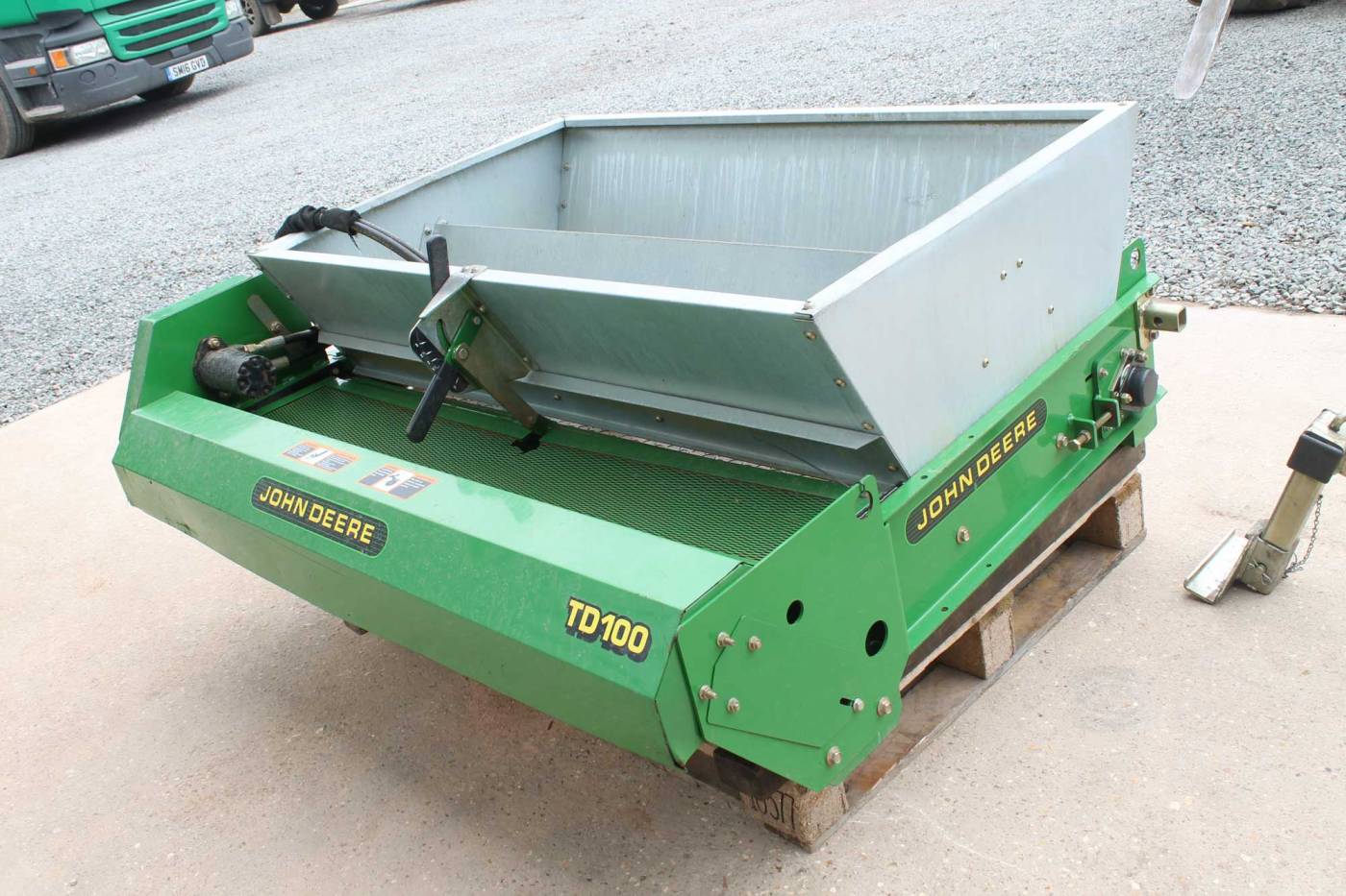 John Deere TD100 Top Dresser | For Sale