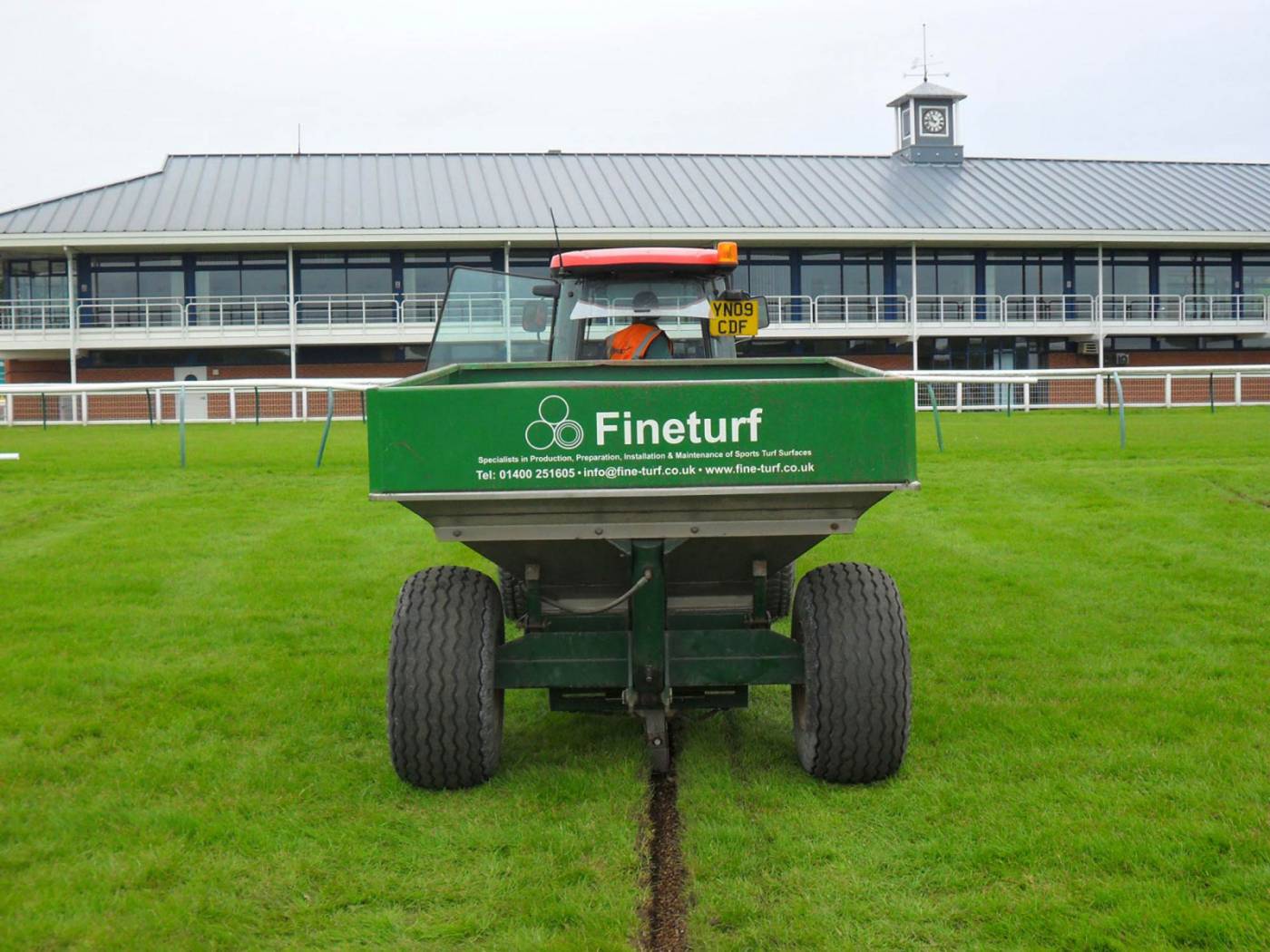 Shelton Gravel Hopper | Fineturf