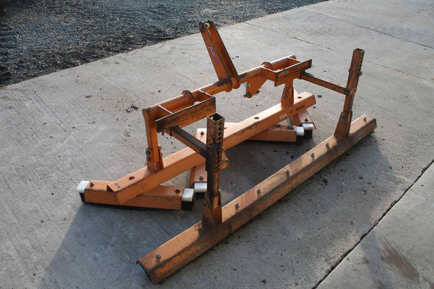 Sisis Twin Play with Zig Zag Brush