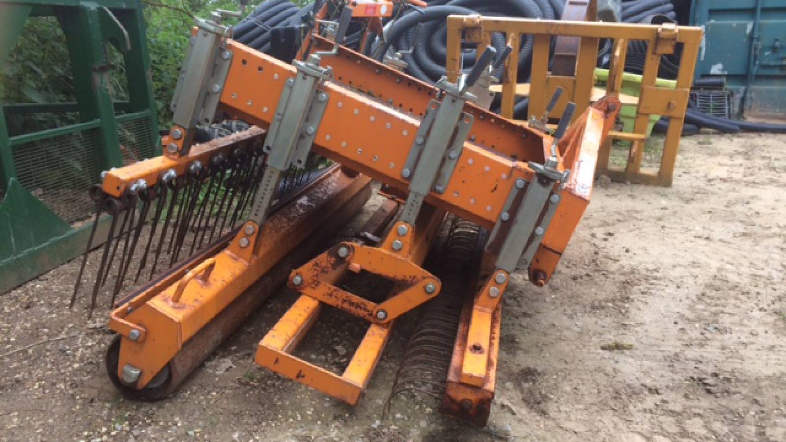 Sisis Quadraplay 1.8m with Rake, Groomer, Lute and Roller