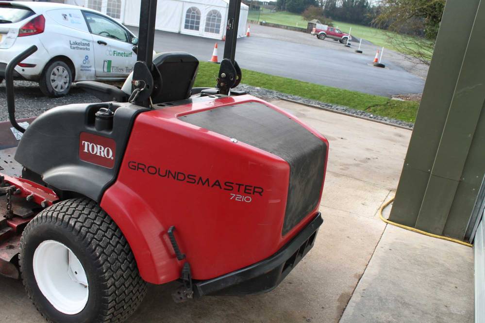 Toro Groundsmaster 7210 Zero Turn Mower for Sale | Fineturf
