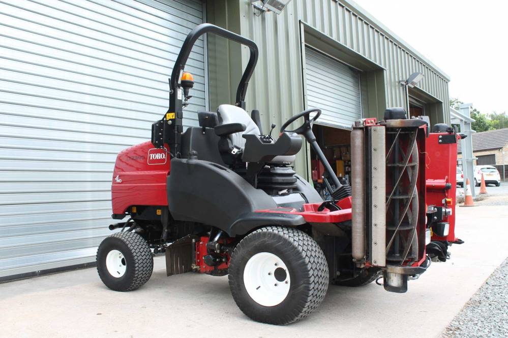 Toro LT3340 Cylinder Mower for Sale | Fineturf