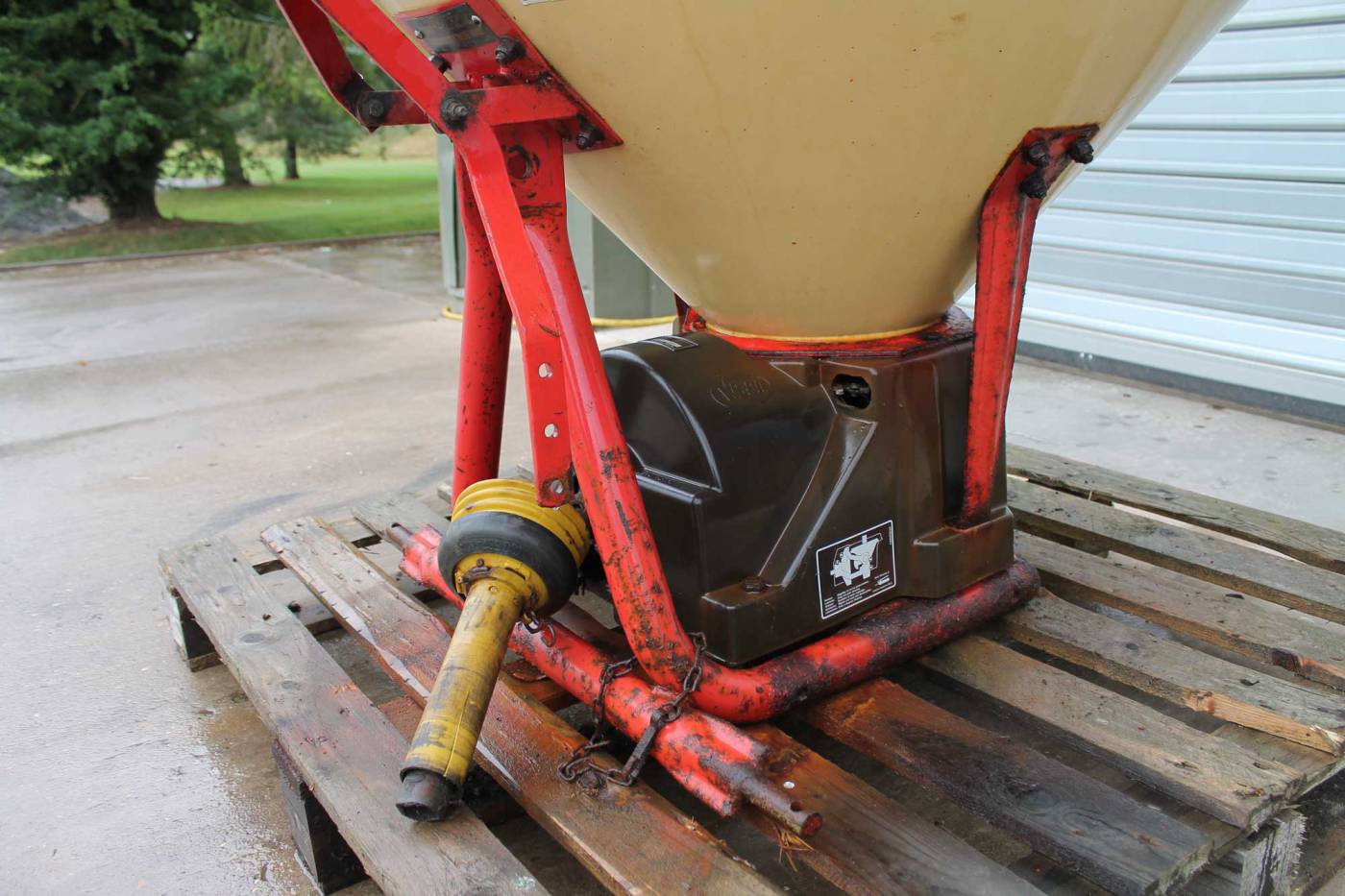 Vicon PS203 Spreader for Sale | Fineturf
